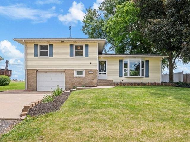 604 3rd St, Sherrard, IL 61281