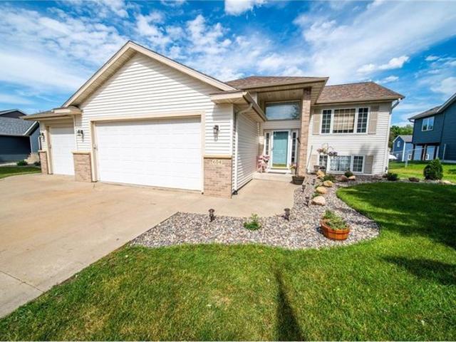 604 13th Ave NW, Kasson, MN 55944