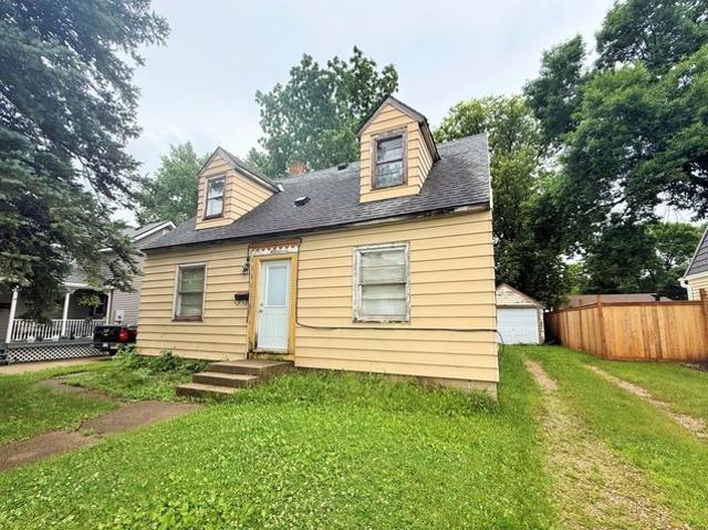 604 13th St SW, Willmar, MN 56201