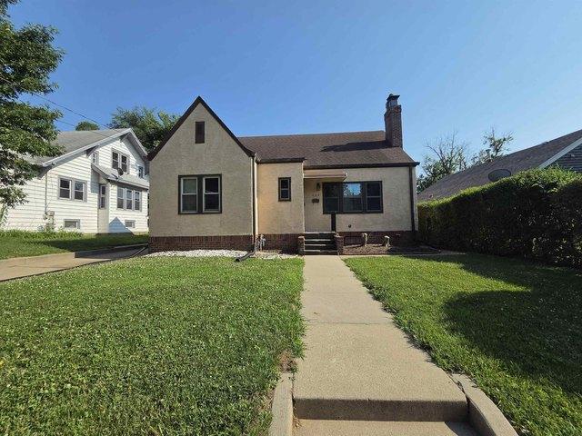 604 36th St, Sioux City, IA 51104