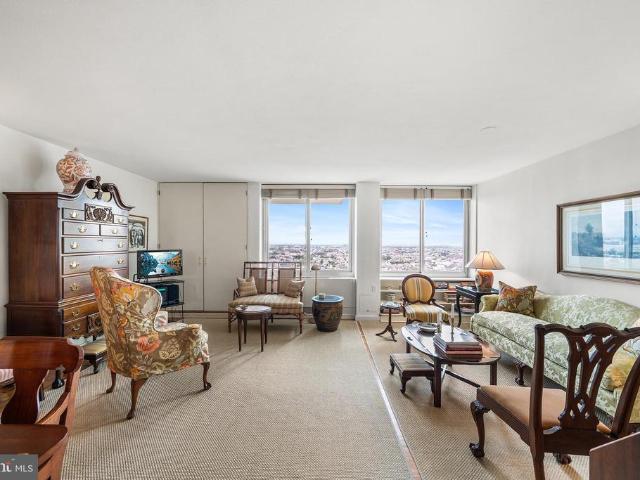 604 36 S Washington Square # 1905