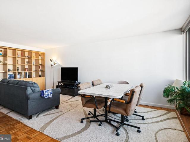 604 36 S Washington Square # 2106