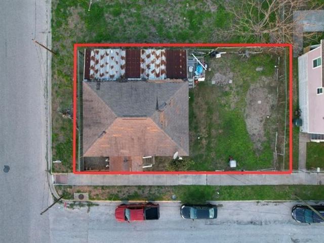 604 42nd St, Galveston, TX 77550