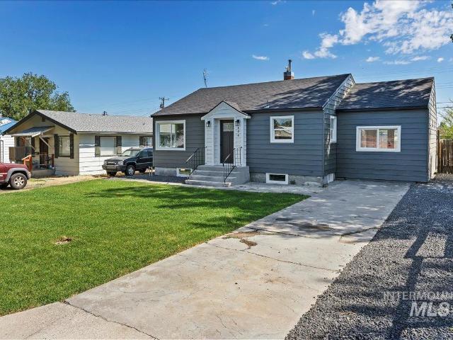 604 8th Ave N
