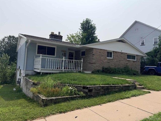 604 Cedar St, Munising, MI 49862