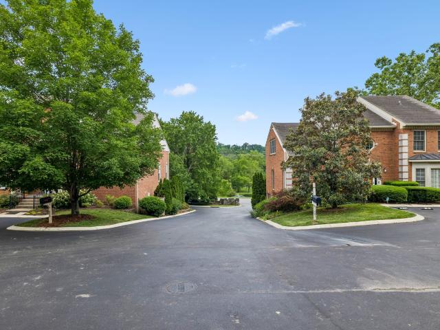 604 Clayborne Ct