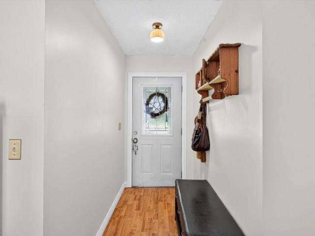 604 E Southeast Hills Court