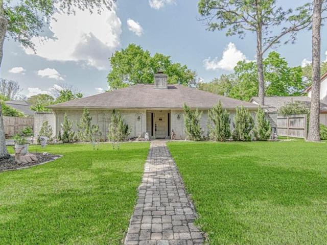 604 Fairway Dr, Richmond, TX 77469