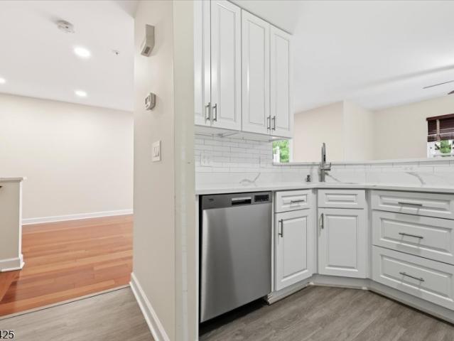 604 Knollwood Ct