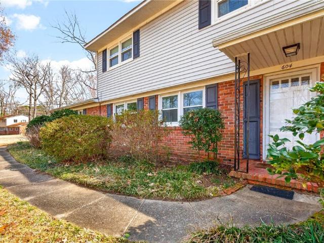 604 Kings Grant RD
