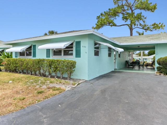 604 Hummingbird Ln, Delray Beach, FL 33445 | MLS #R11160