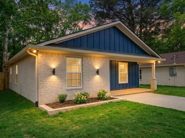 604 Idylwood Dr, Longview, TX 75602