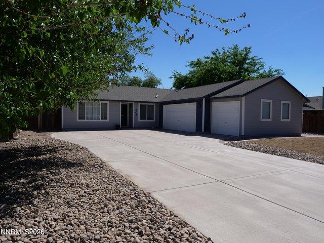 604 Jennys Ln, Fernley, NV 89408