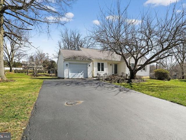 604 Lorient Dr, West Chester, PA 19382