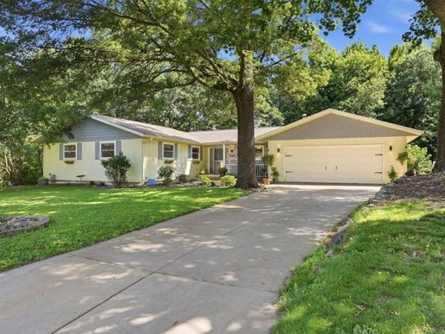604 Manor Ct, Altoona, WI 54720