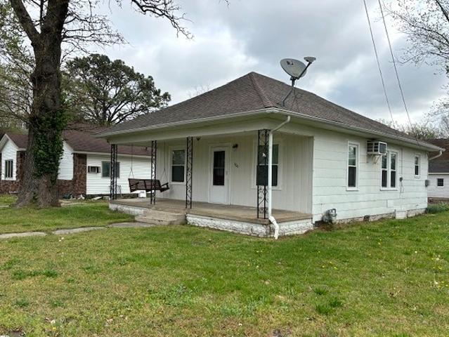 604 N Bush Avenue