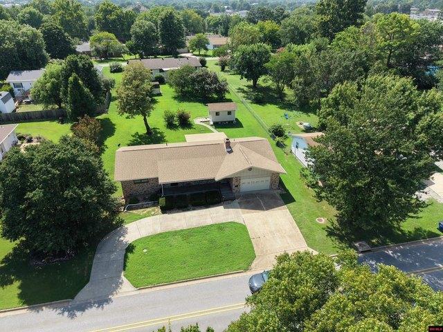 604 N Cardinal Dr, Mountain Home, AR 72653