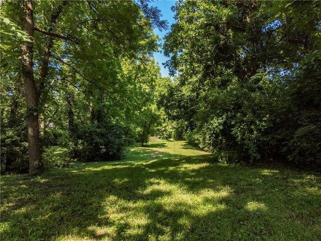 604 N Dickinson Rd, Independence, MO 64050