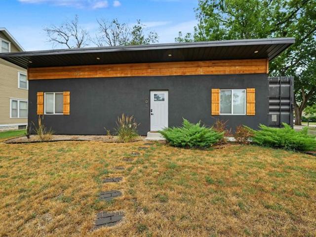 604 N Main St, Lindsborg, KS 67456