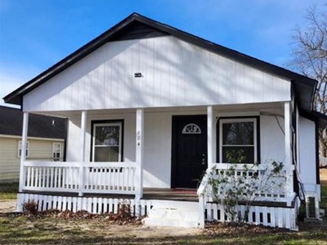 604 N Oak St, Checotah, OK 74426