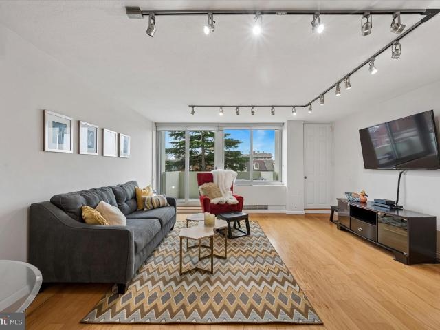 604 S Washington Square, Unit 309, Philadelphia, PA 19106 | Compass