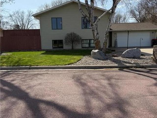 604 S Dekalb St, Redwood Falls, MN 56283