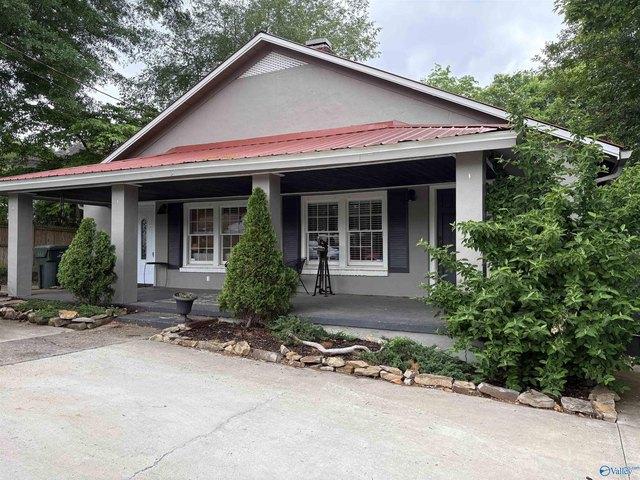 604 S Scott St, Scottsboro, AL 35768