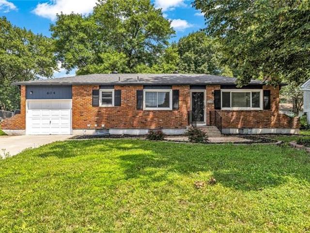 604 S Stevenson St, Olathe, KS 66061