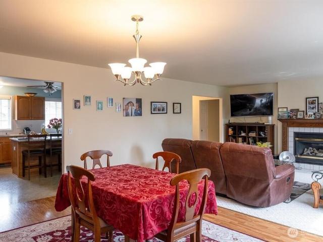 604 SE Mockingbird
