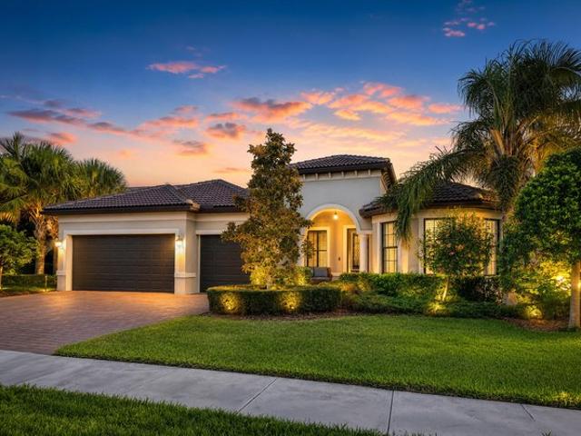 604 SE Monteiro Dr, Port Saint Lucie, FL 34984