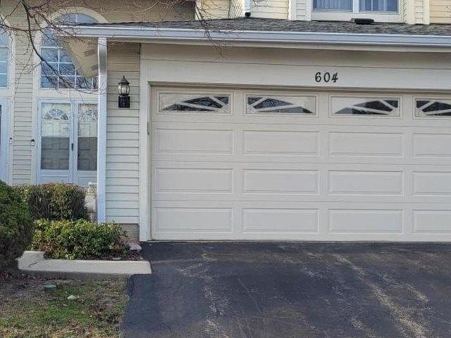 604 Sturnbridge Ln, Schaumburg, IL 60173