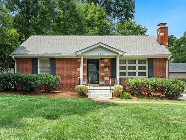 604 Sunset Dr, High Point, NC 27262