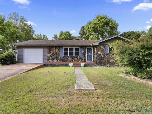 604 Park St, Flippin, AR 72634