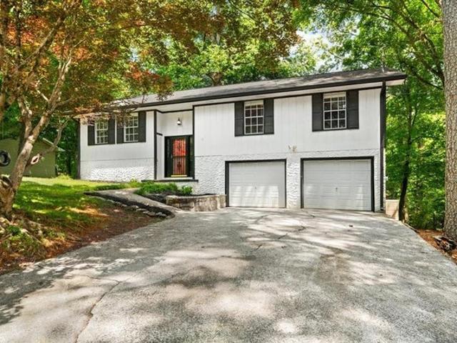 604 Pine Oaks Dr, Tunnel Hill, GA 30755