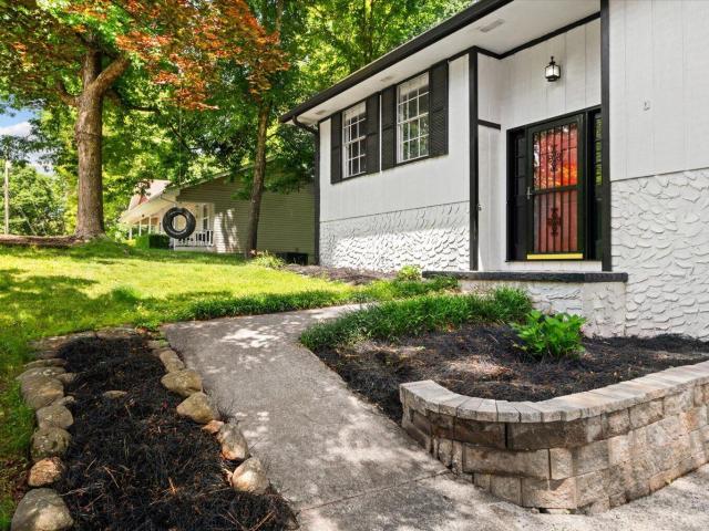 604 Pine Oaks Drive