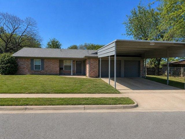 604 Pinto Ln, Saginaw, TX 76179