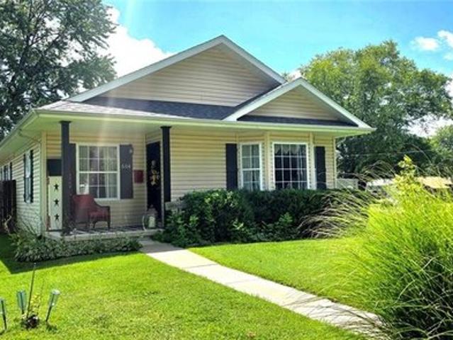 604 W Broadway St, Steeleville, IL 62288