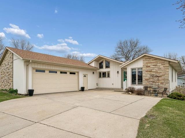 604 W 1st St, Monona, IA 52159