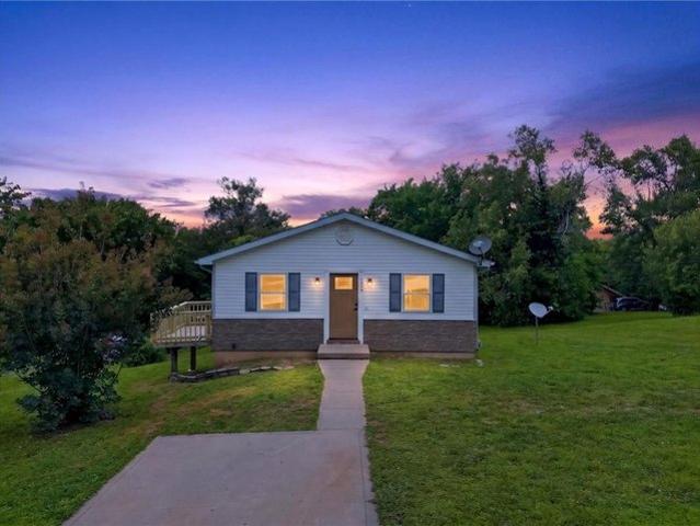604 W Royle St, Richmond, MO 64085
