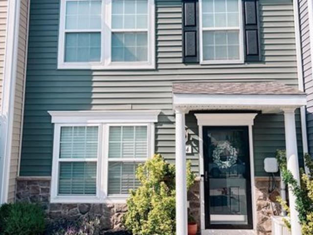 604 Thumper Dr, Ranson, WV 25438