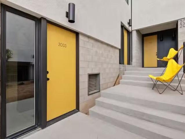 60545997 2033 Albatross St