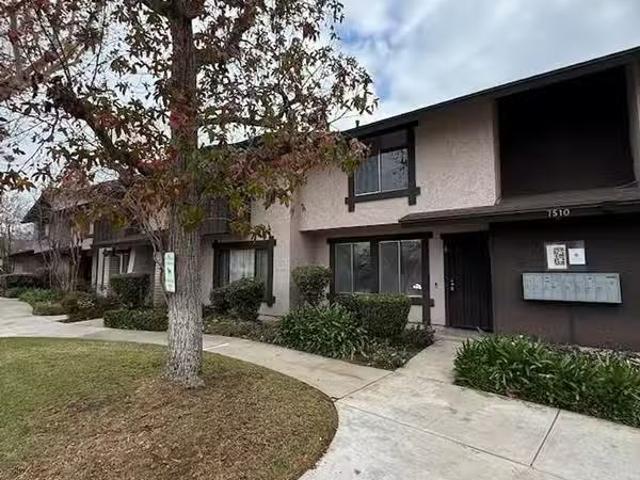 60547141 7510 Corbin Ave #6