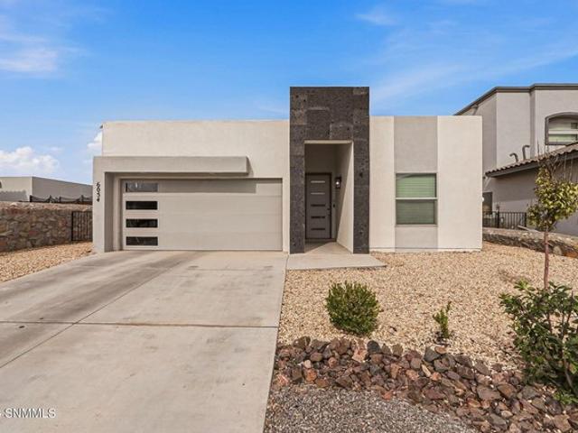 6054 Silver Park Ave, Santa Teresa, NM 88008