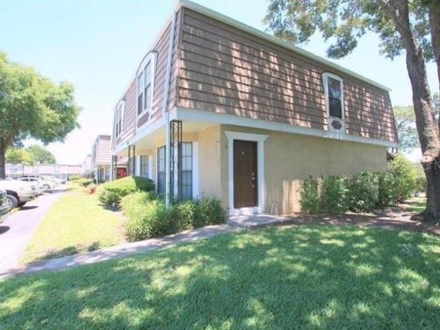 6054 Village Circle Orlando, FL 32822