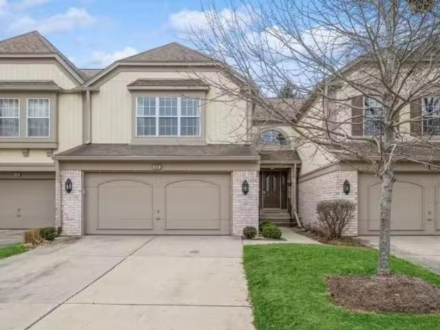 60556459 502 Cherbourg Dr