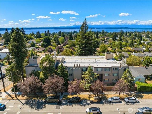 6055 35th Ave SW Apt 107, Seattle, WA 98126