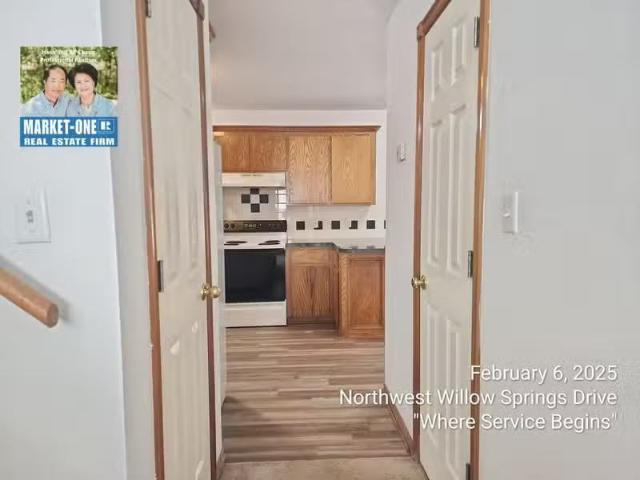 60564001 6855 Northwest Willow Springs Drive