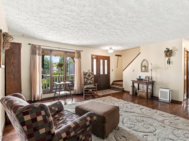 6056 Canterbury Court