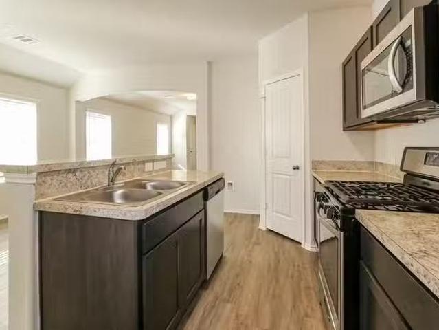 60573650 2512 N Lina Ct