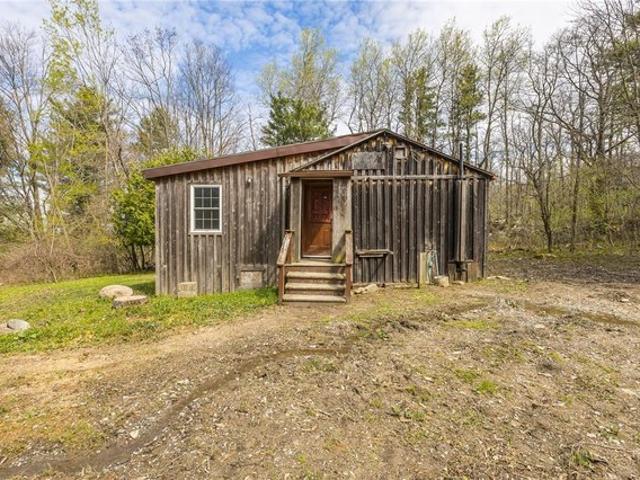 6057 Gulick Rd, Naples, NY 14512